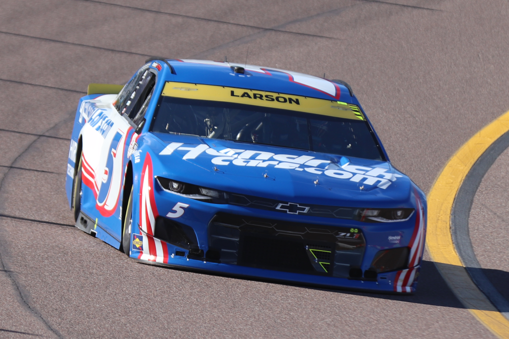 Kyle Larson wins pole for Daytona 500 - The Racing Experts