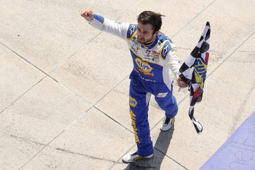 The essential guide to NASCAR race flags - The Racing Experts