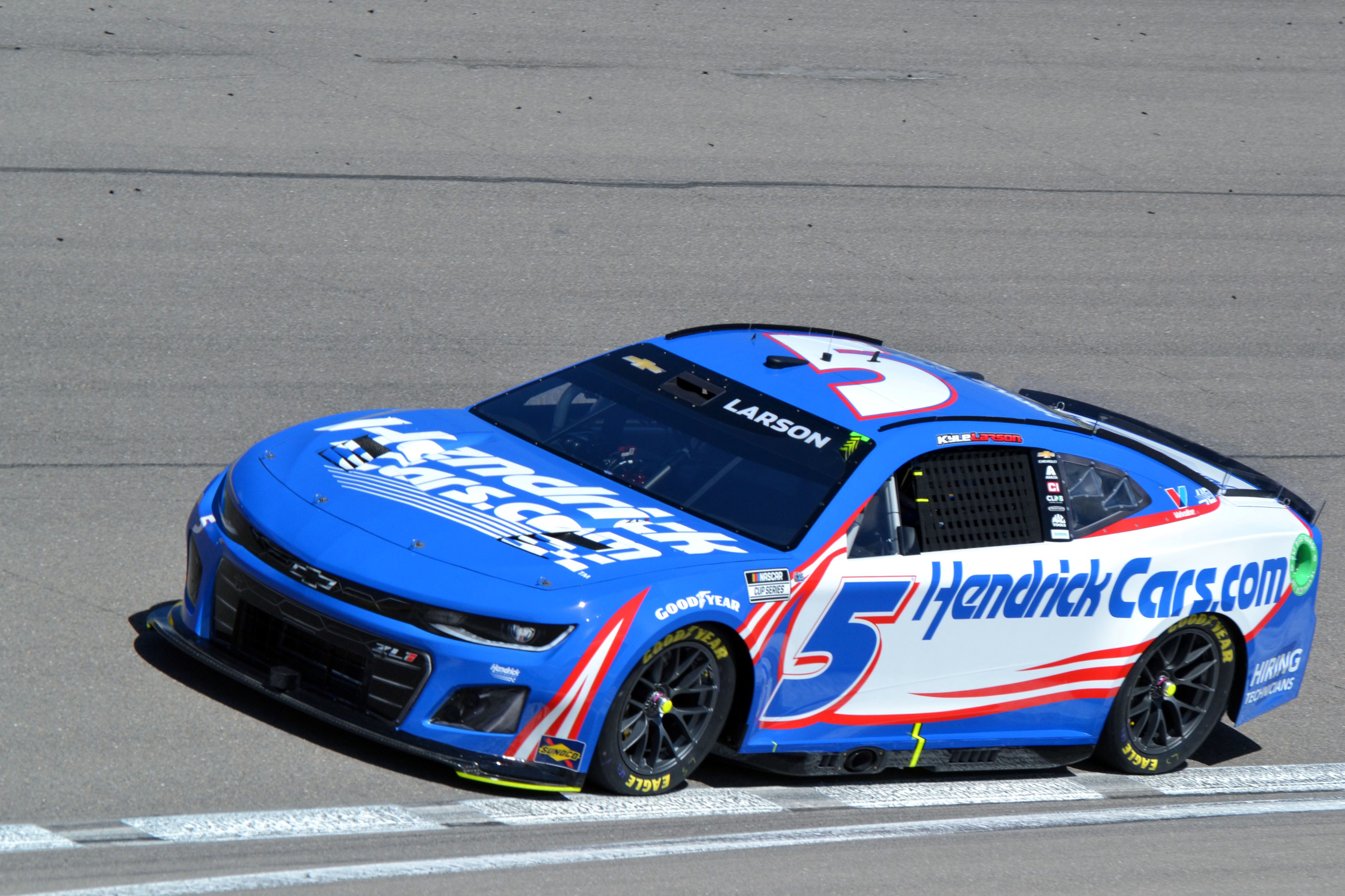 Larson nips Blaney for first NASCAR Cup Series pole at Iowa Speedway ...