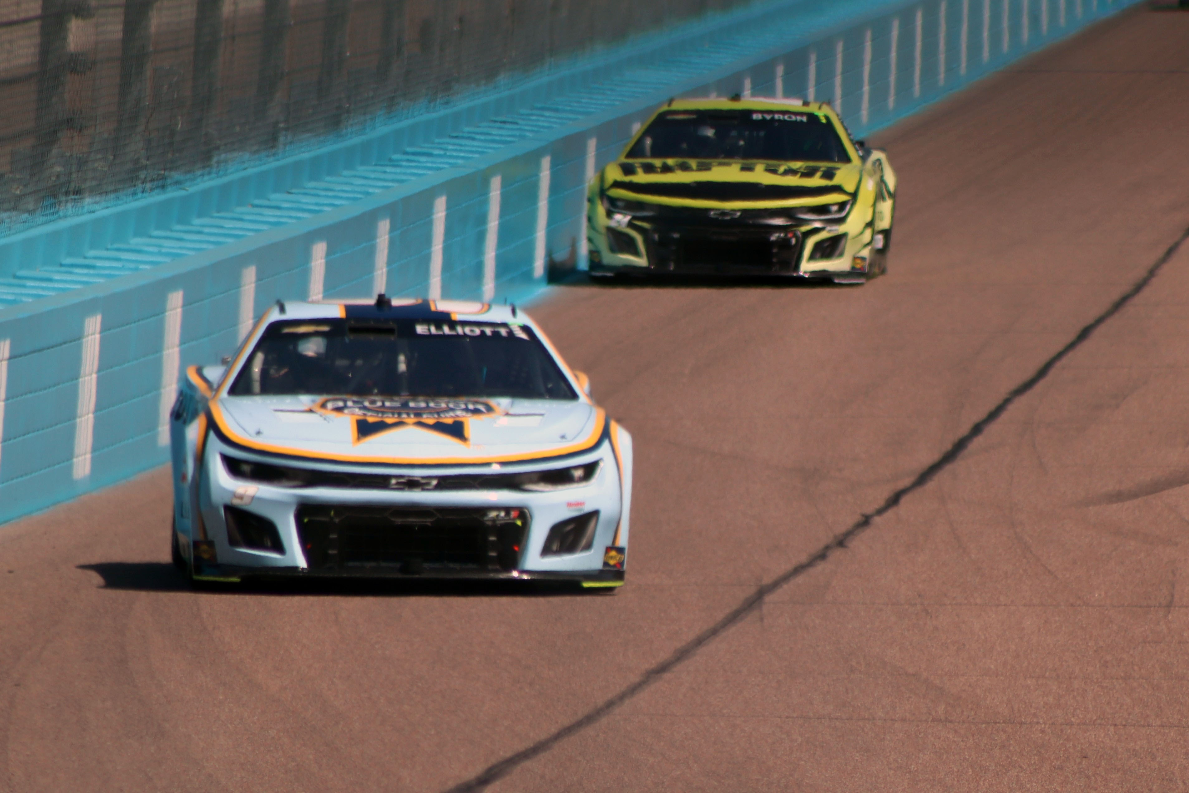 Chase Elliott Top-10 skid continues at Phoenix - The Racing Experts
