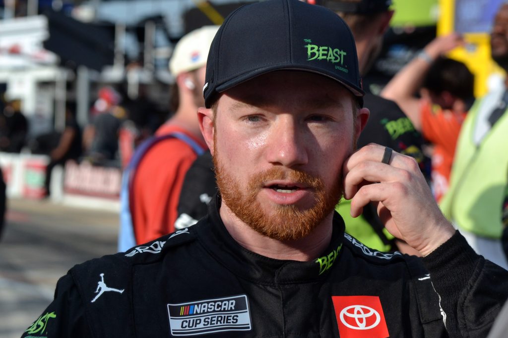 Tyler Reddick wins Darlington pole - The Racing Experts