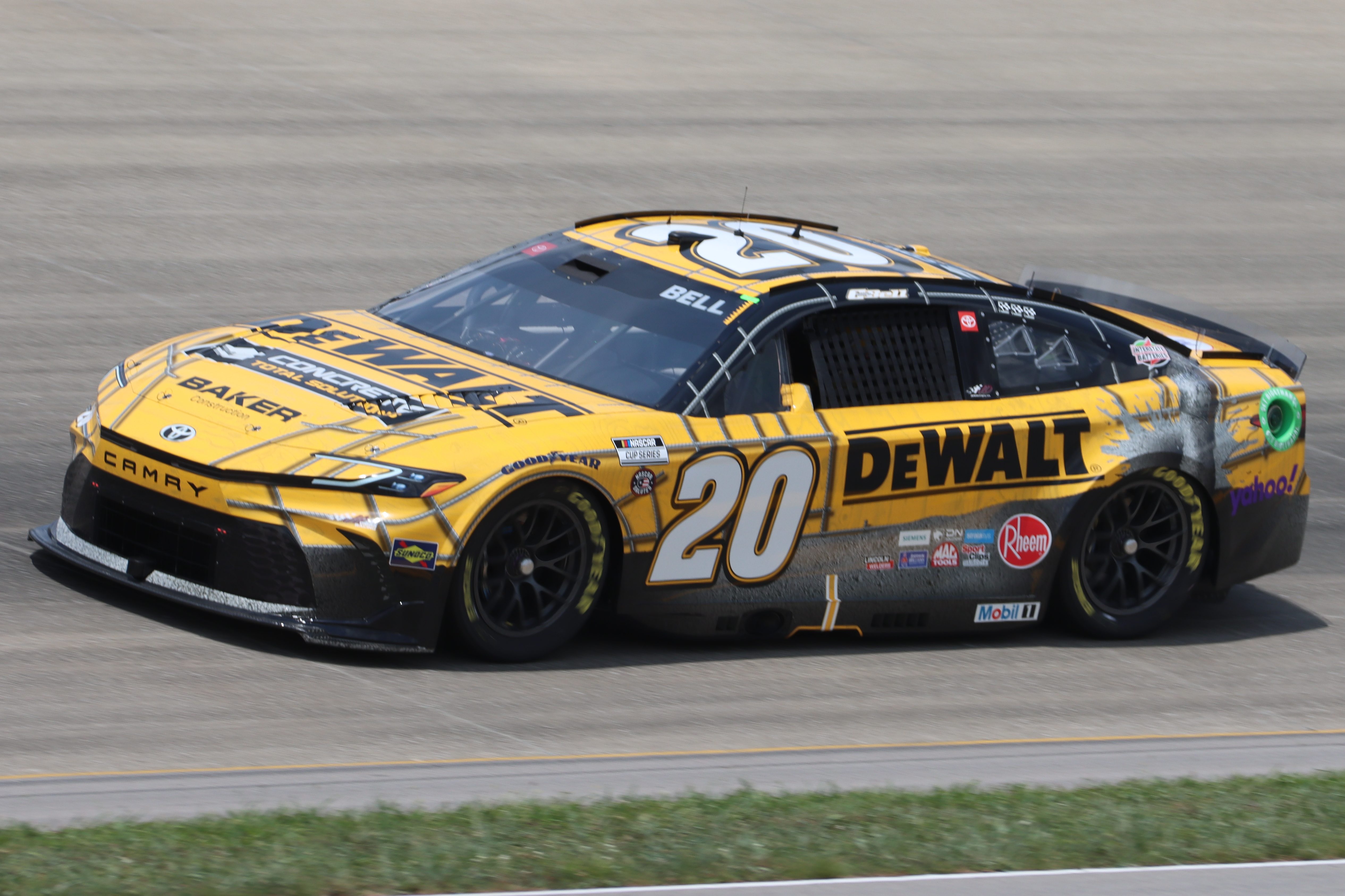 Injury to sideline Bell crew chief Adam Stevens - The Racing Experts
