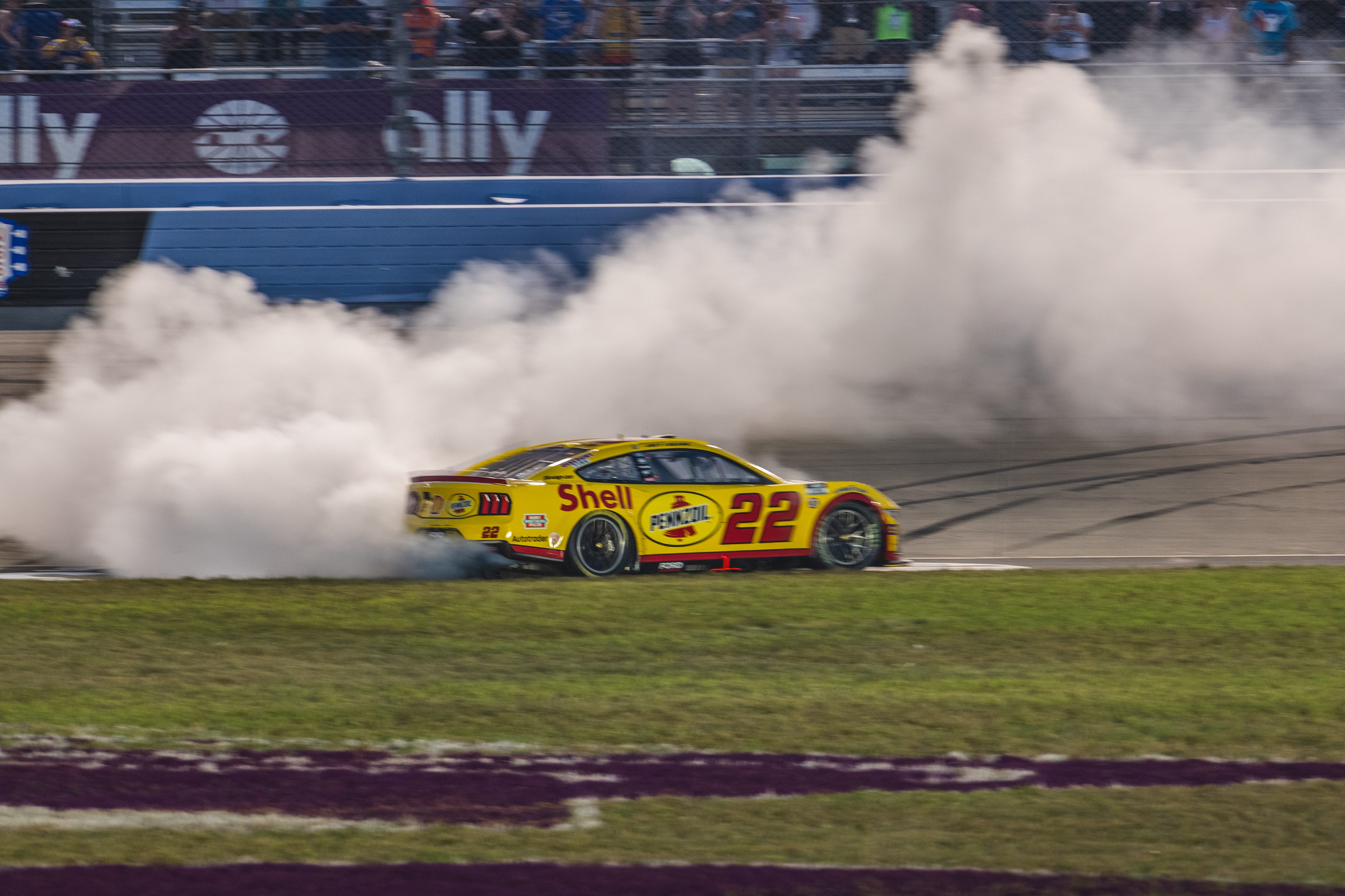 Joey Logano stretches fuel to win Ally 400 in quintuple overtime - The ...