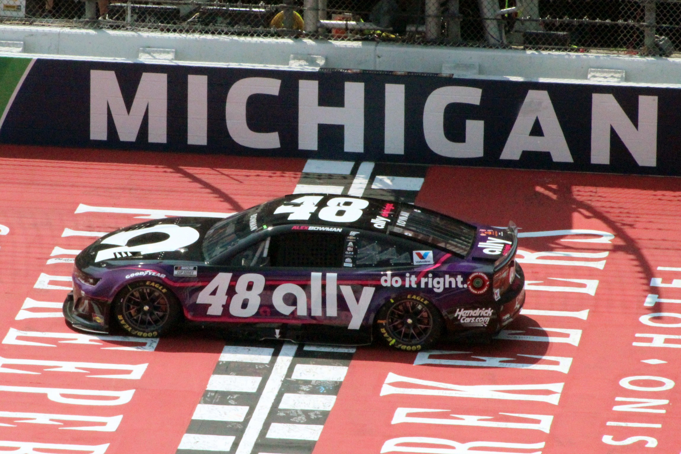 Alex Bowman slips further in NASCAR Cup points after hard Michigan ...