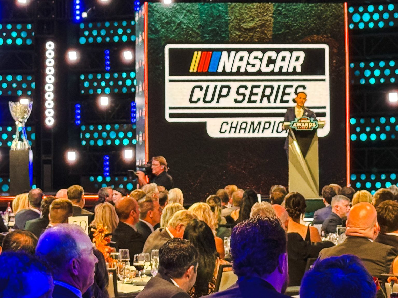 NASCAR Champions Celebrated at Phoenix Awards Gala – Archyde